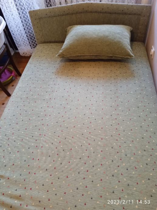 Ležaj sa spremnikom