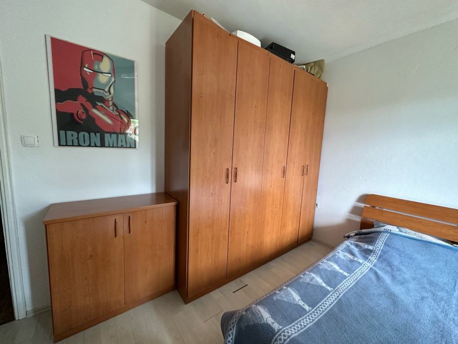 Poklanjam sobu - soba (ormar, krevet, ormarić i noćni ormarić)