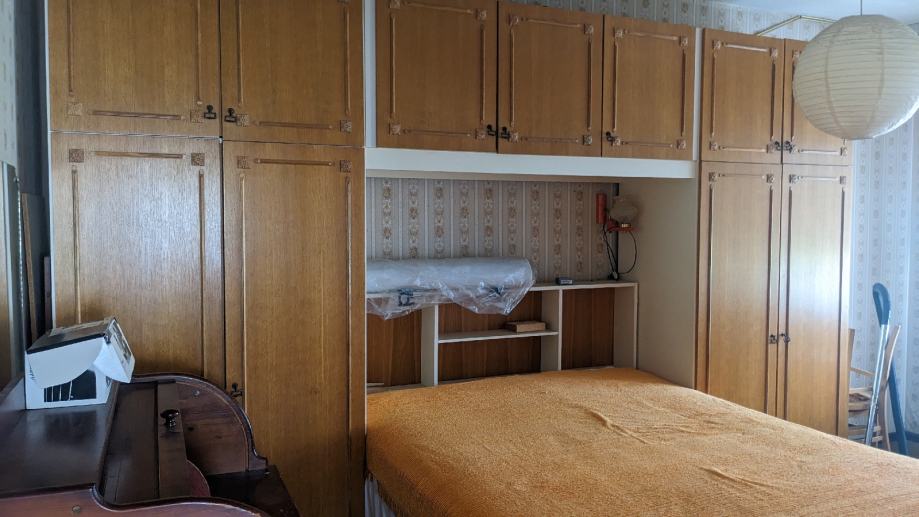 Poklanjam spavaću sobu