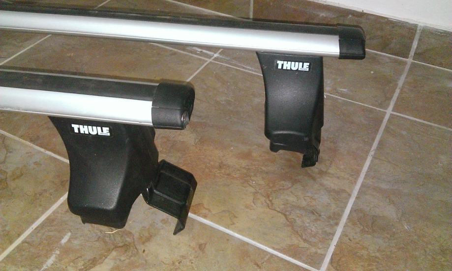 THULE SET: nosač 750 i AeroBar 869 (127 cm) sa kitovima 1354 i 1132