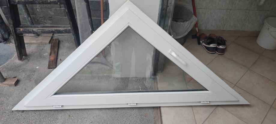 Pvc prozor trokut