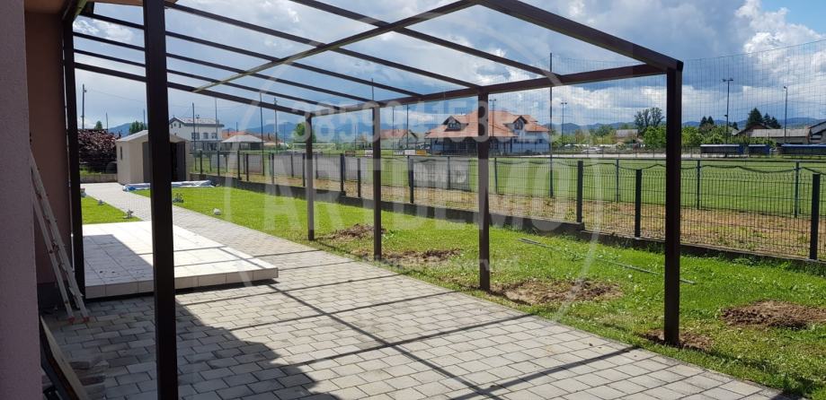 IZRADA DRVENIH I METALNIH NADSTREŠNICA I SJENICA PO MJERI