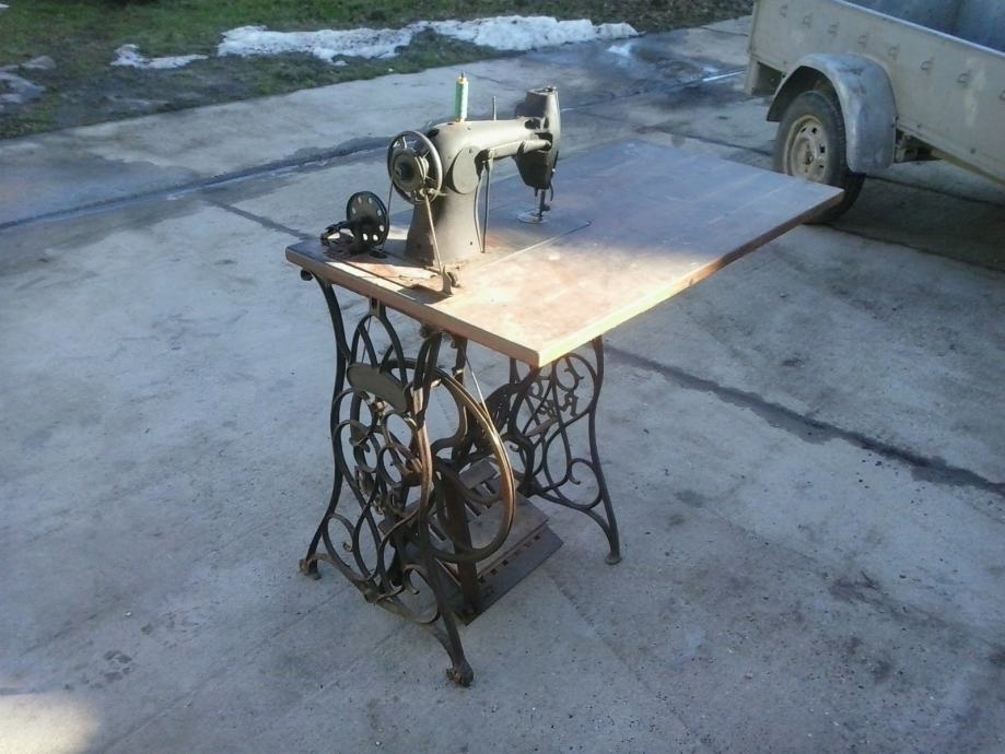 SINGER MAŠINA ZA ŠIVANJE