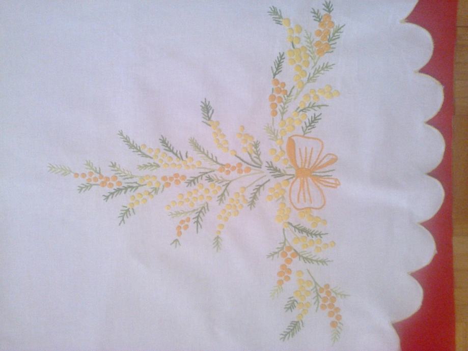 veženi stolnjak MIMOZE ZA USKRS 150x90cm.