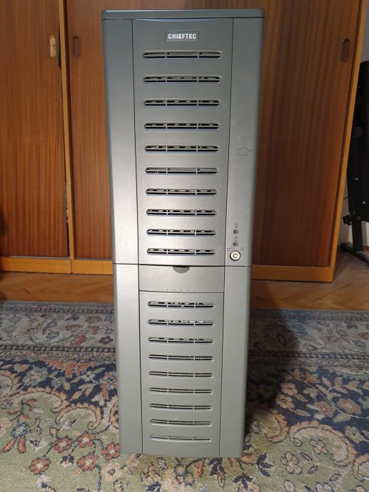 CHIEFTEC Big Tower Bravo BA-01B-B-B