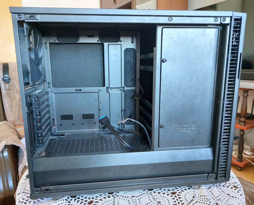 Fractal Design Define R6 (USB-C, tamno sivo, pune bočne stranice)