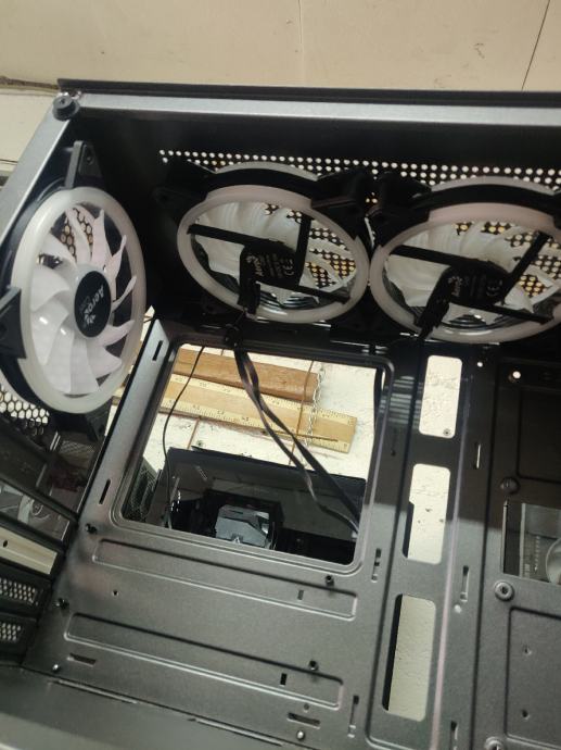 NOVO! Kućište MS Fighter S300 + 3 rgb ventilatora s kontrolerom