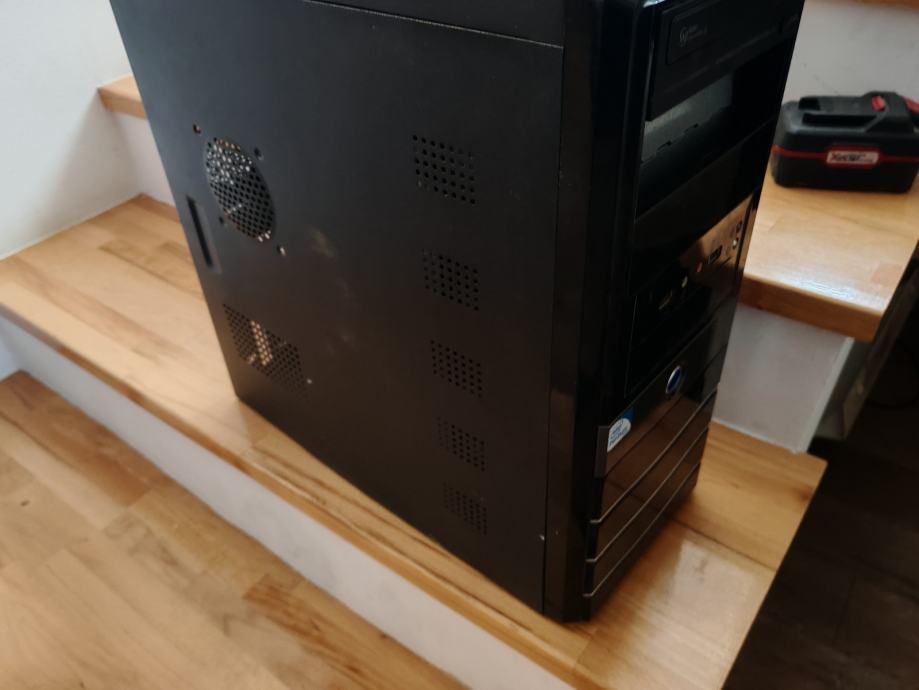 Kućište za PC računalo poklanjam