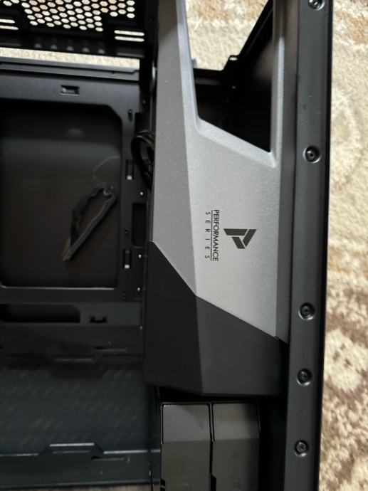 Kuciste za pc stakleno