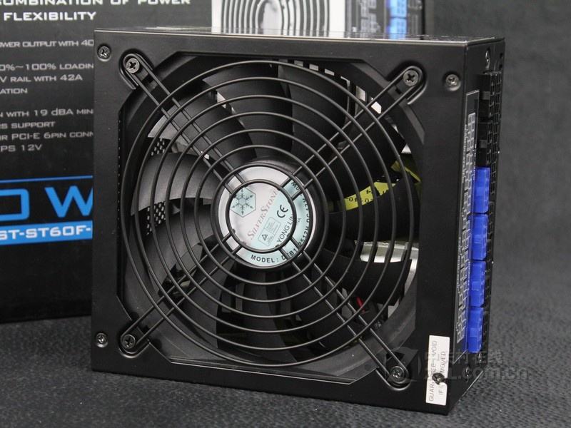 Napajanje SilverStone Strider 600W, 80+ Bronze certifikat, Modularno