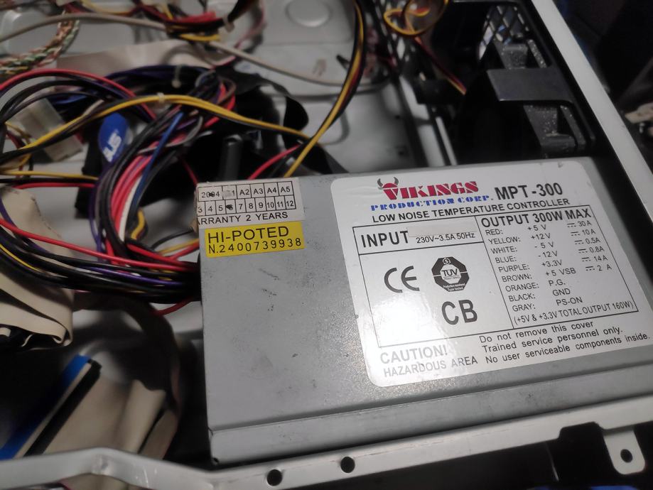 Retro desktop kučište s napajanjem 300W + dodaci