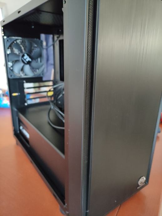 Thermaltake Versa H17