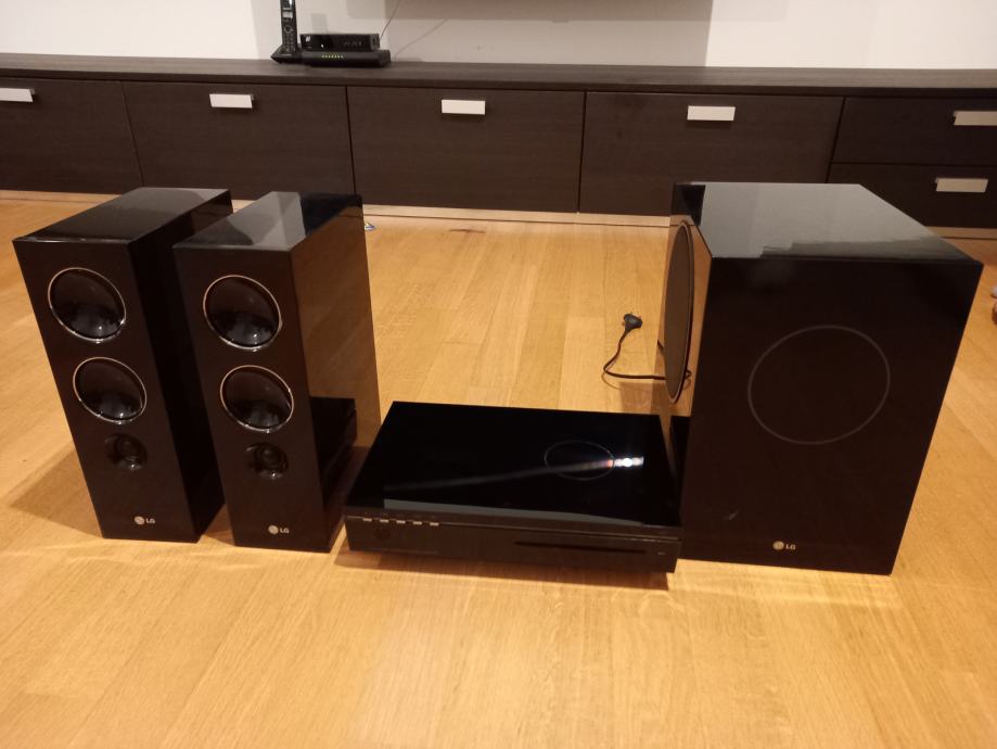 KUĆNO KINO LG J10HD