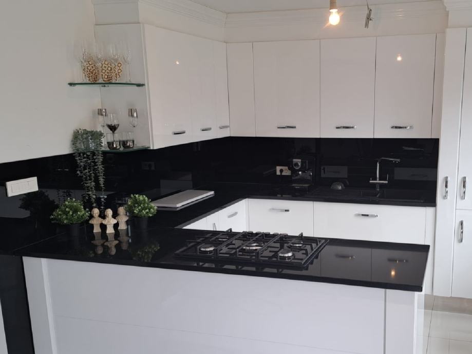 Prodajem ploča kvarc debrine 3.mm santa margherita T590