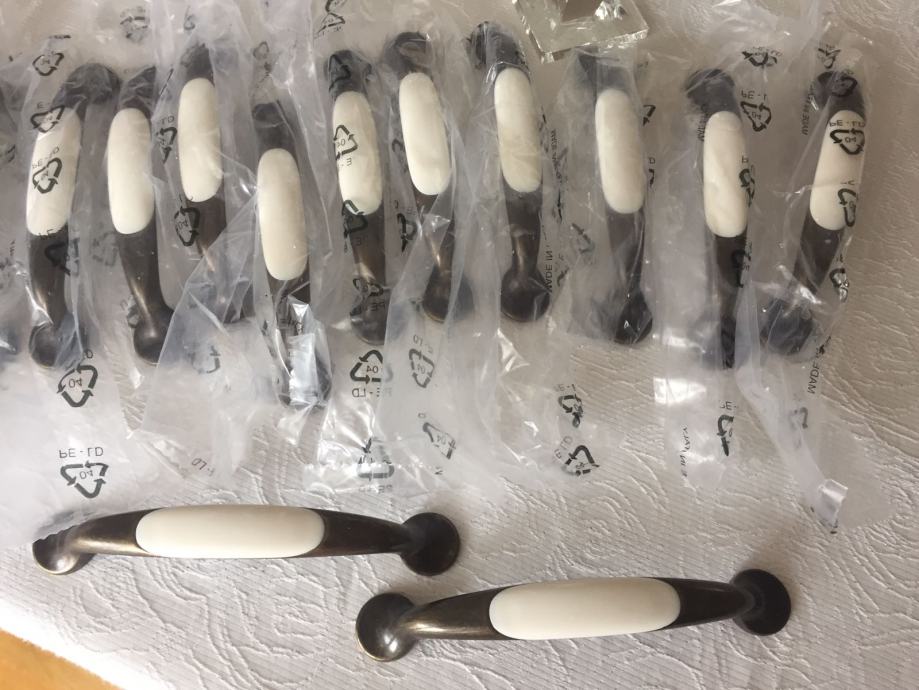 NOVE kuhinjske ručke (zapakirane)