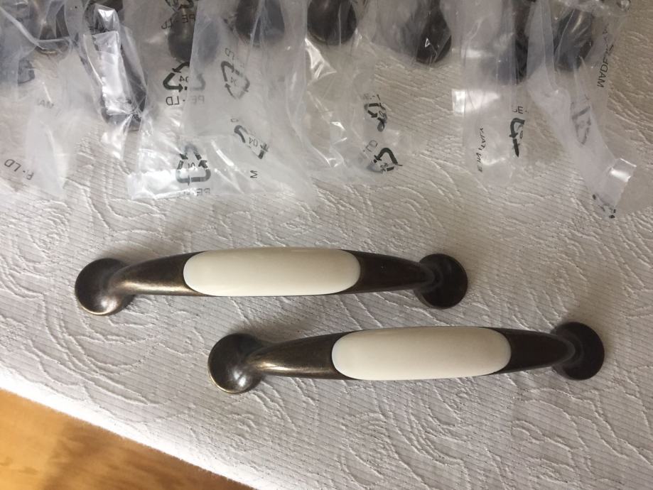 NOVE kuhinjske ručke (zapakirane)