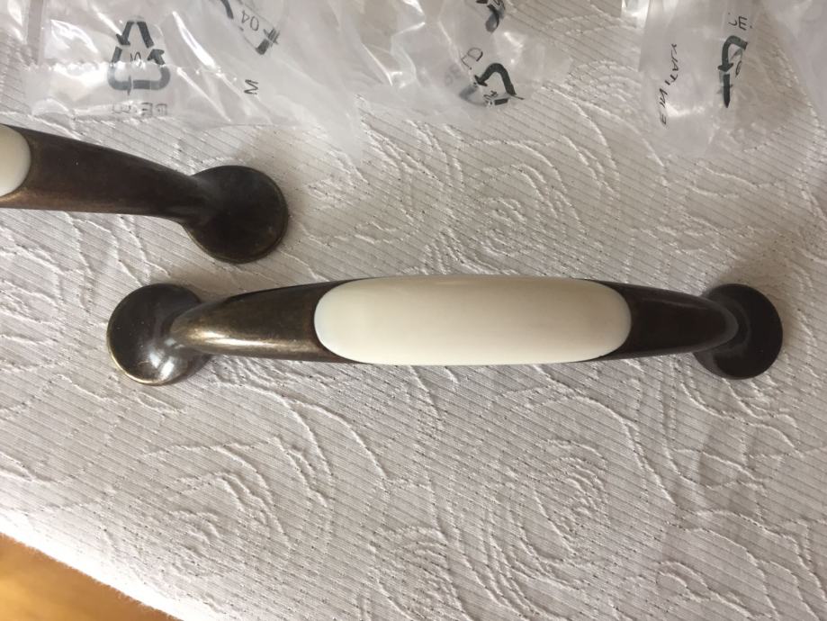 NOVE kuhinjske ručke (zapakirane)