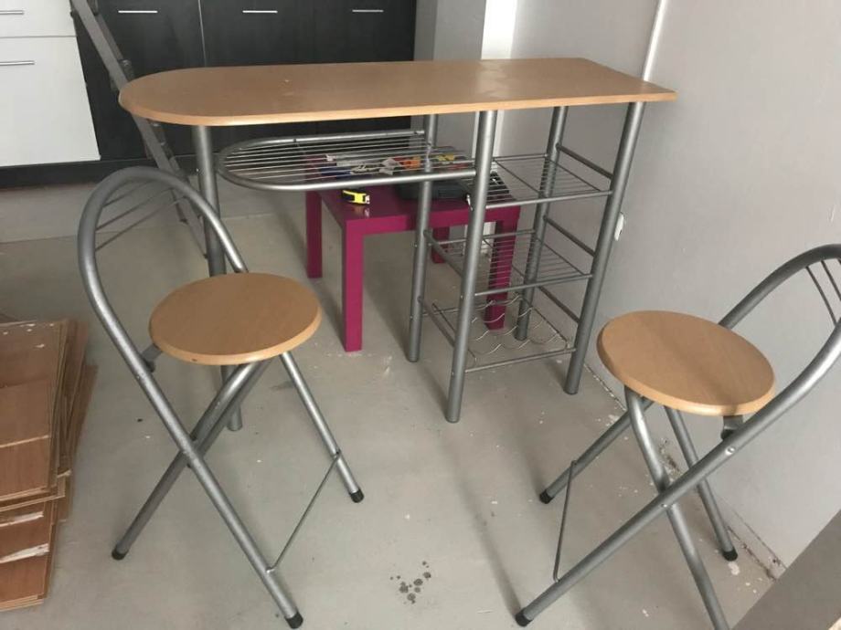 Kuhinjski stol - šank sa dvije stolice