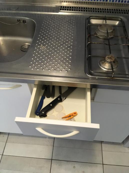 Prodajem! Mini kuhinja, sudoper, napa Gorenje, plinska boca