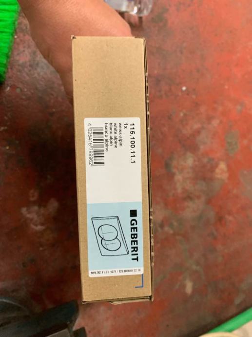 Geberit tipke zapakirano