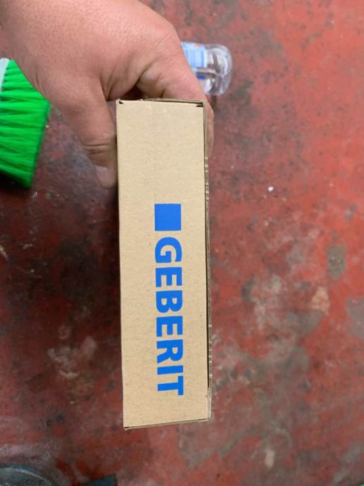 Geberit tipke zapakirano