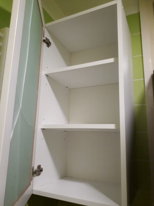 Poklanjam kupaonski ormarić