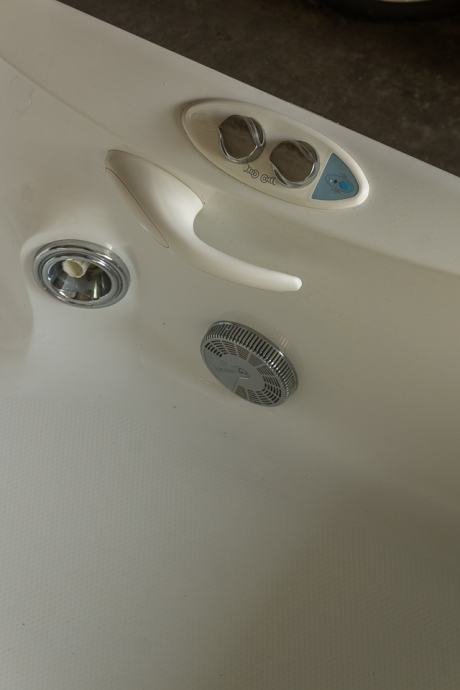 Whirlpool Jacuzzi hidromasažna kada, mode JP12, 1,2 kW