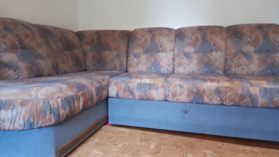 Poklanjam kutnu HITNO