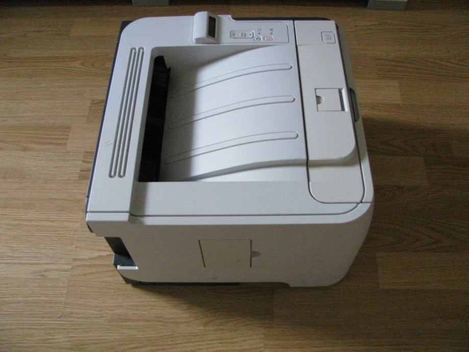 HP LaserJet P2055d (laserski printer printa do 35 stranica u minuti)