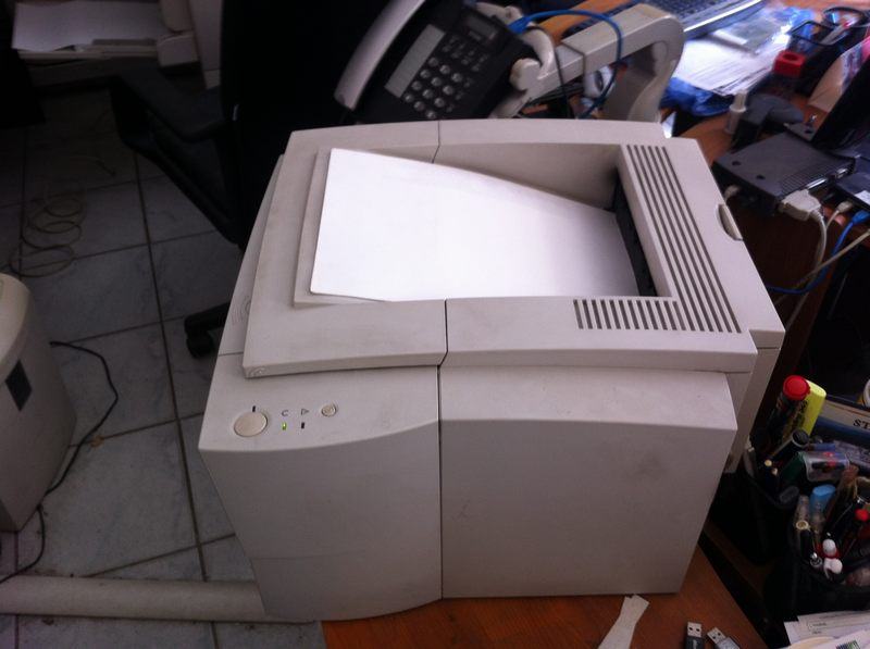 Laserski printer HP 2200