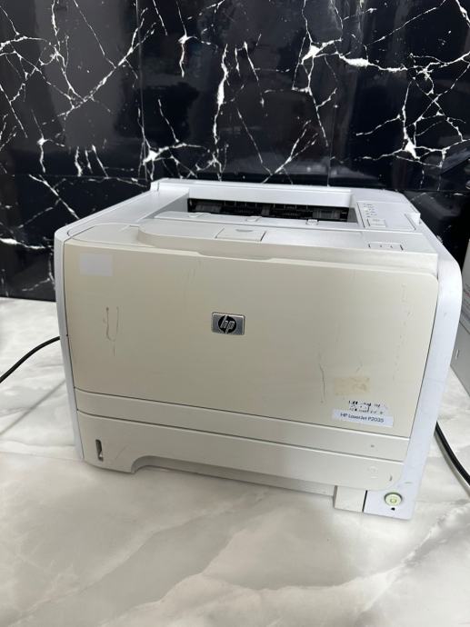 Laserski printer HP LaserJet P2035 crno bijeli,printa odlicno