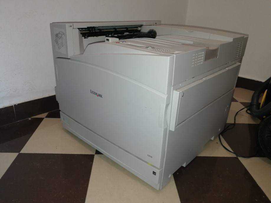 Lexmark C935 laserski printer A3 Hitno