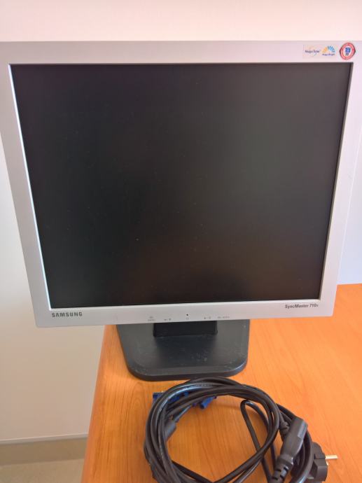 17 MONITOR SAMSUNG Sync master 710v