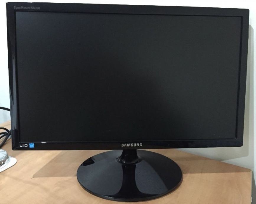 22 Samsung SyncMaster SA300 LED LCD monitor
