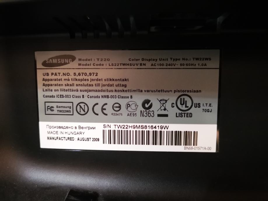 22.0 Wide Screen LCD Monitor T220