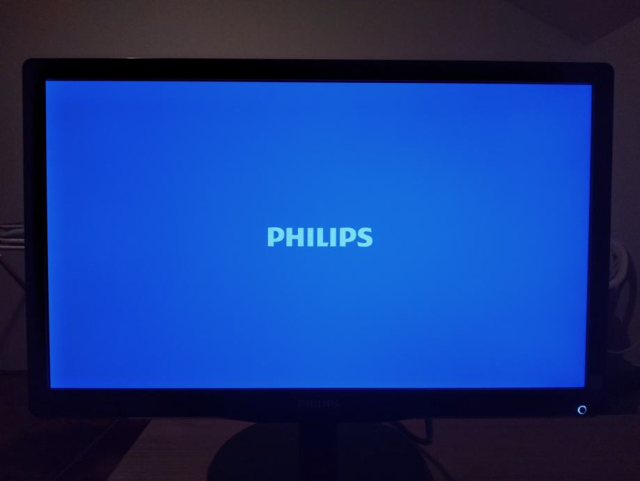 LCD 22” Philips 16x9 LED + kablovi/integrirani zvučnici *KAO NOVO*