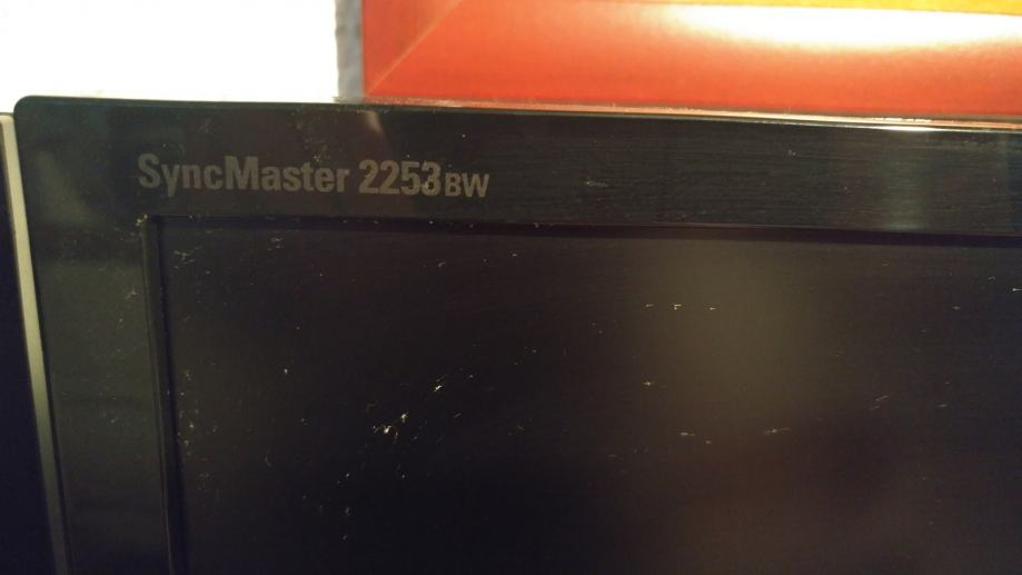 LCD Samsung 2253BW