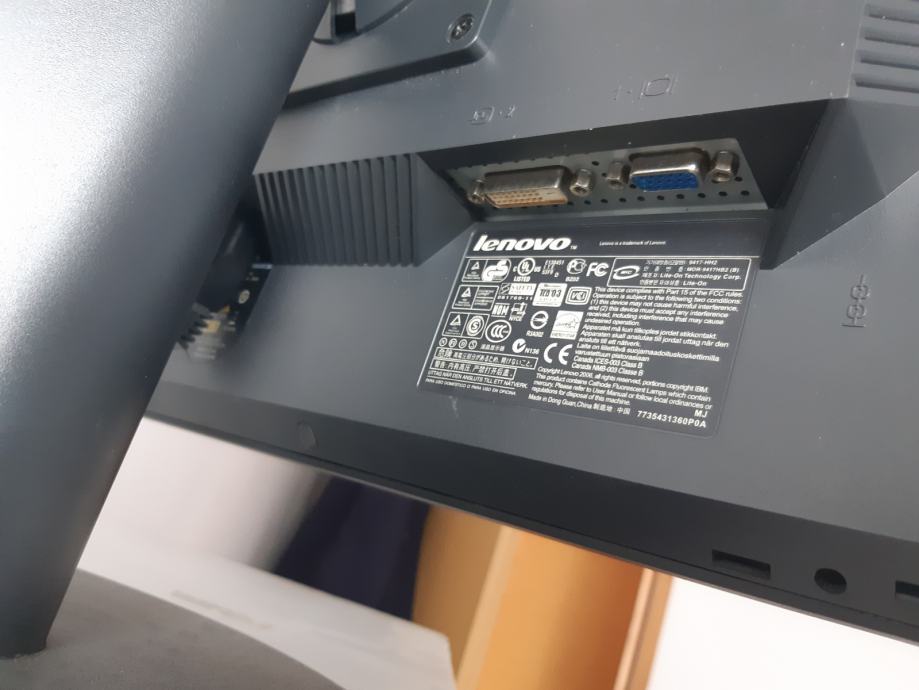 Lenovo ThinkVision L1711pC 17, ispravan, DVI, VGA, odziv 5 ms