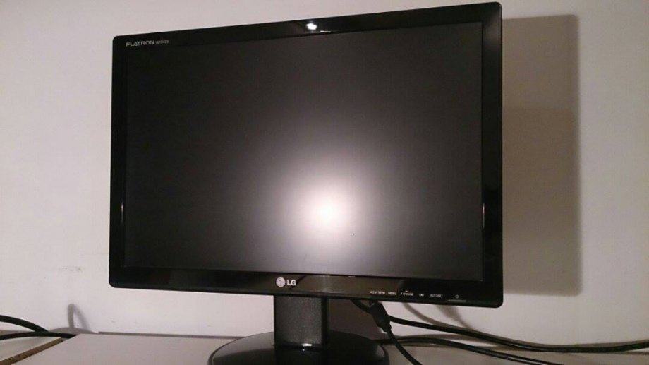 LG Flatron 19 W1942S