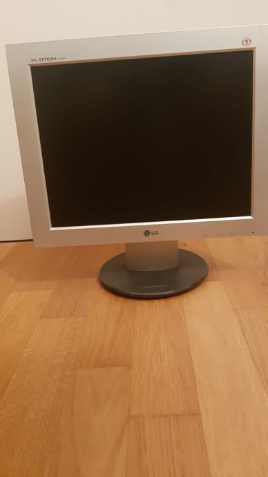 LG Flatron L1530S