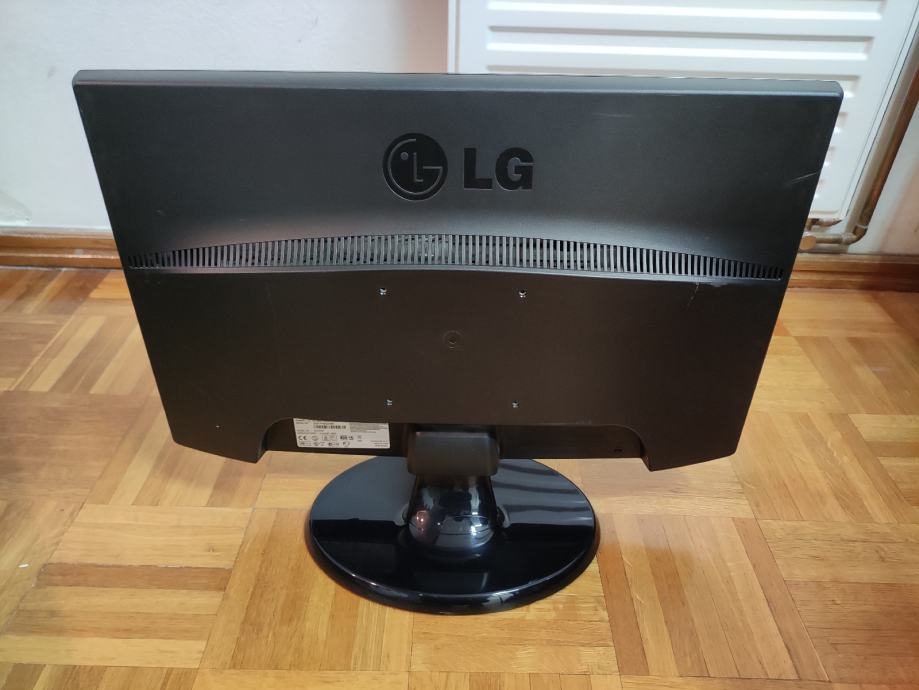 LG flatron W2243S monitor 2 komada