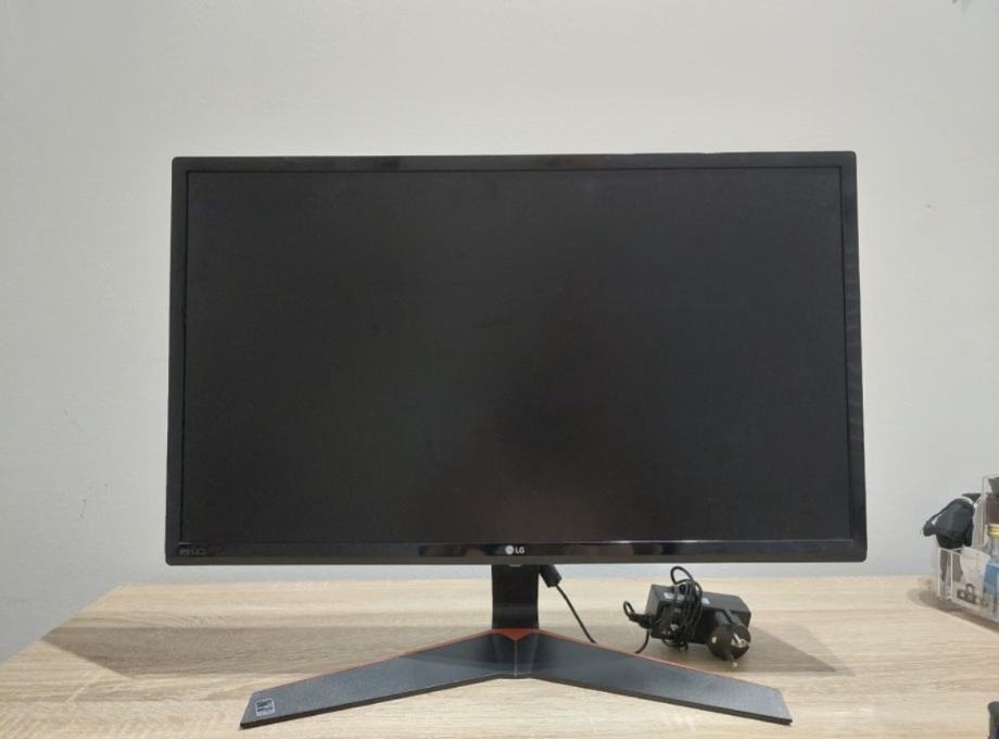 Monitor LG 24 inch