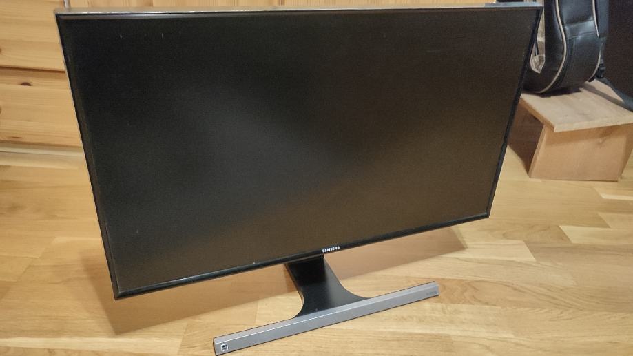 Poklanjam neispravne monitore: Samsung S27D590P 27 i S24F350FHU 24