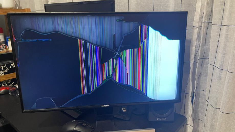 Poklanjam neispravne monitore: Samsung S27D590P 27 i S24F350FHU 24