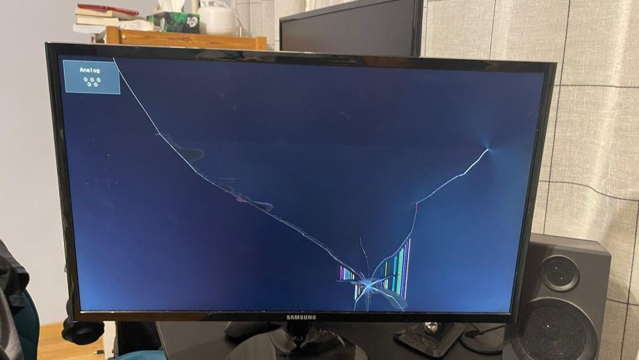 Poklanjam neispravne monitore: Samsung S27D590P 27 i S24F350FHU 24
