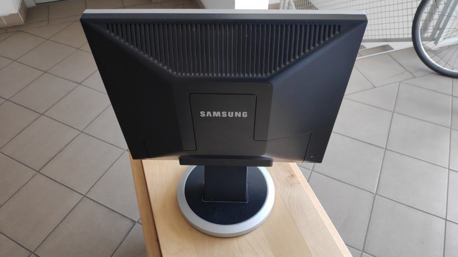PC Monitor - Samsung SyncMaster 740N, 75Hz, VGA