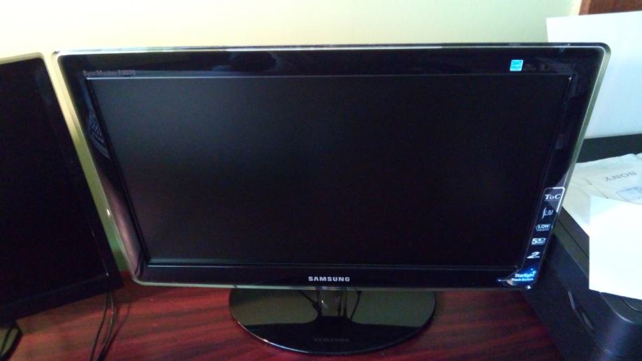 Prodajem Samsung SyncMaster P2070 - 20 (POVOLJNO) - Osijek