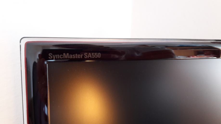 Samsung 27 LED monitor SA550, PRILIKA
