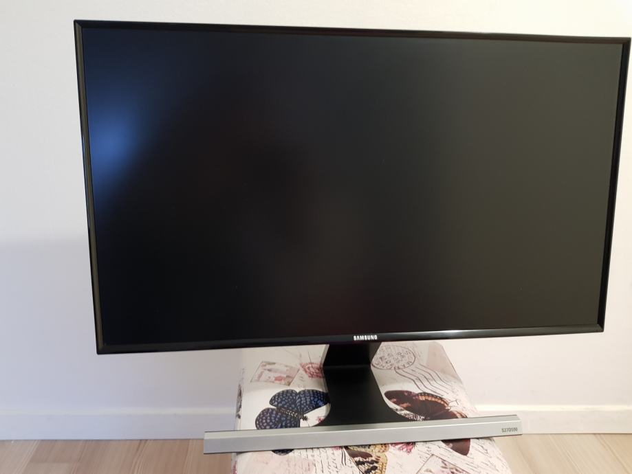 Samsung 27 S27D590P LED-PLS monitor sa dodacima