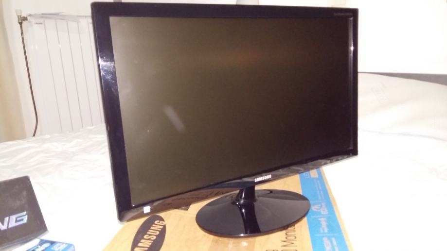 Samsung S24B300, 24, LED Full HD monitor.